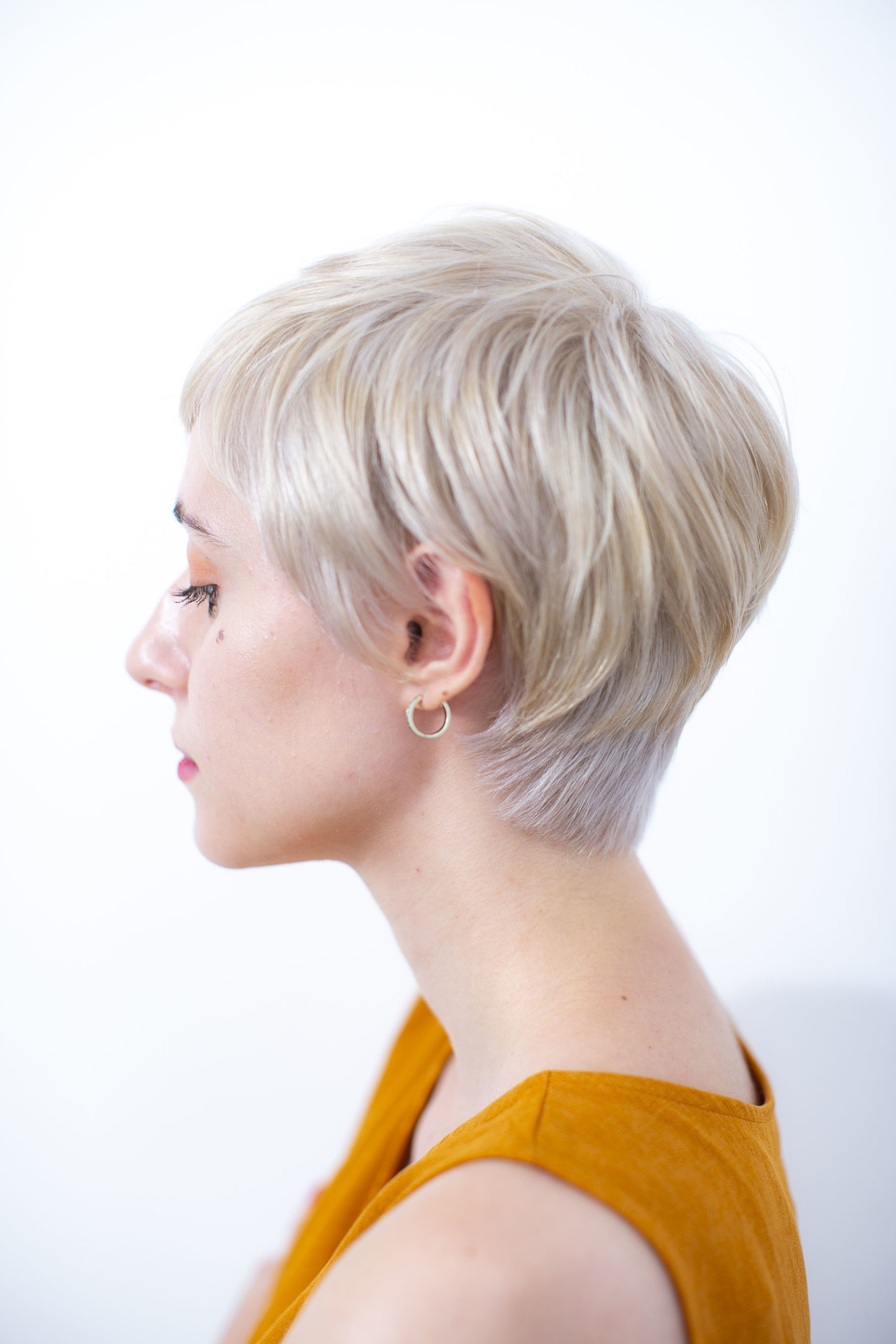 【Platinum blonde pixie cut】turn TOKYO client – English speaking hair ...